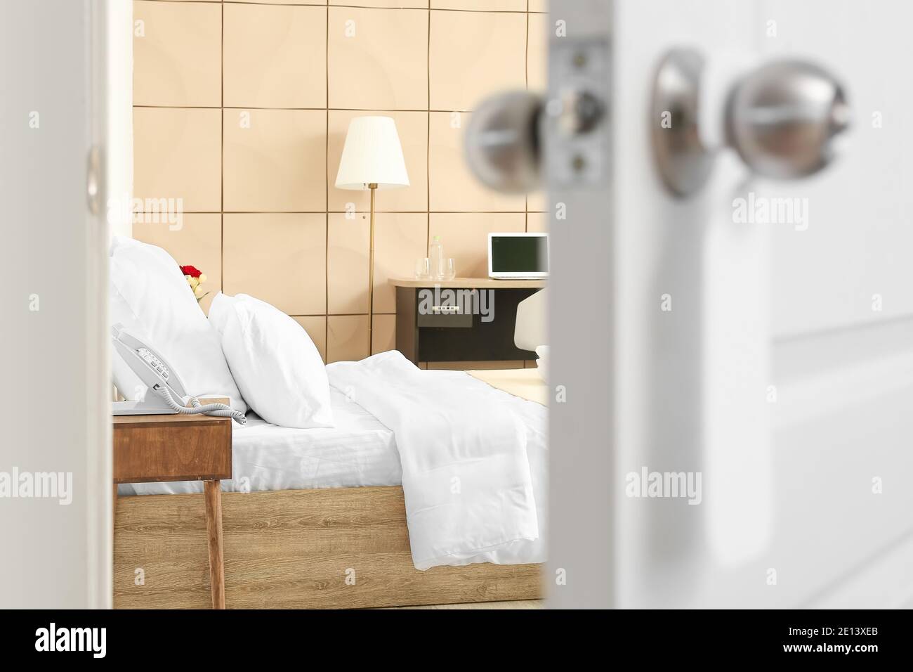 Bedroom door open at night hi-res stock photography and images - Alamy