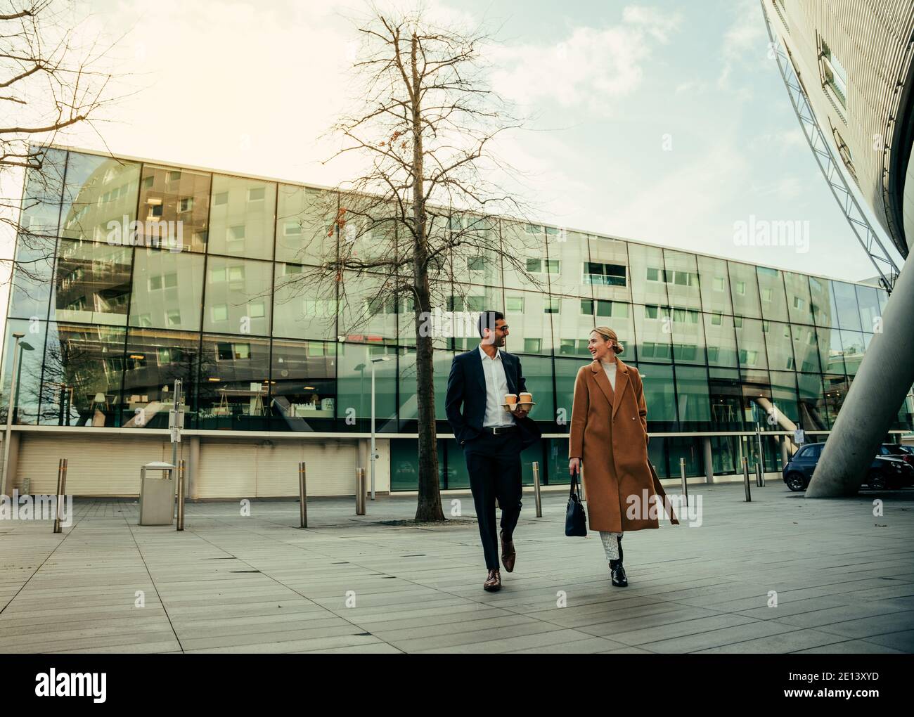 Smartly dressed young people hi-res stock photography and images - Alamy