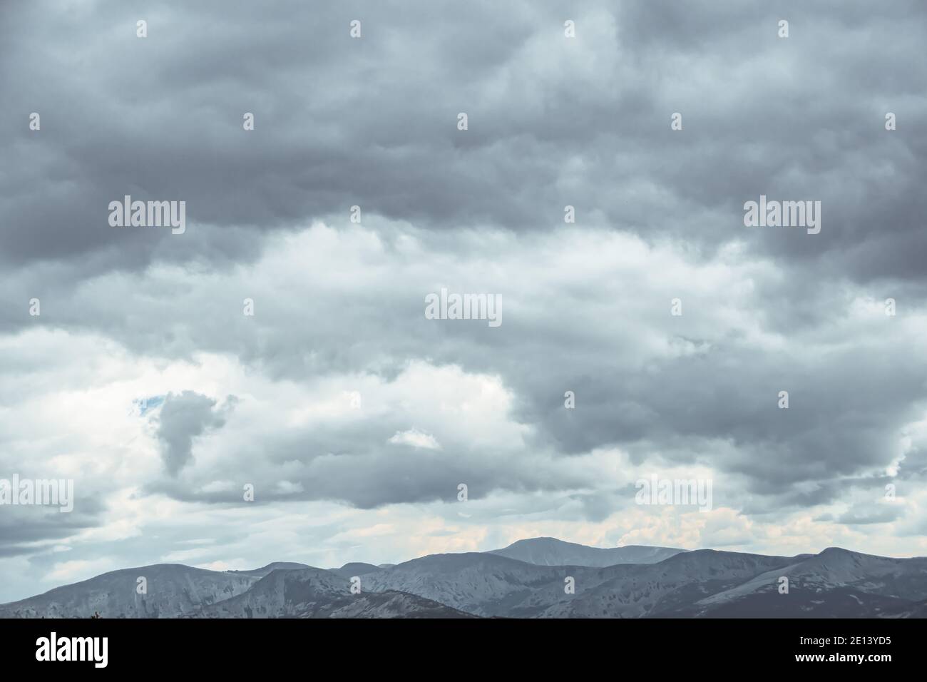 Mist scenic scenery horizontal hi-res stock photography and images - Alamy