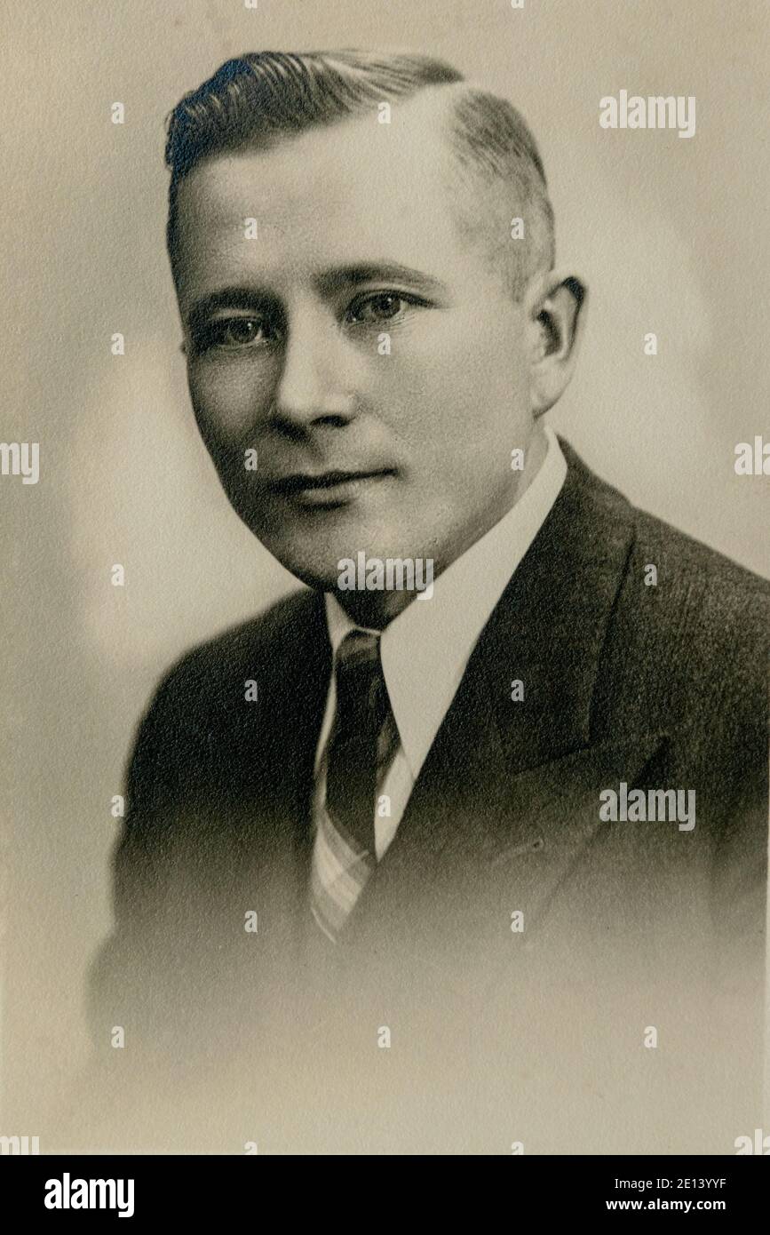 Young man in suit antique hi-res stock photography and images - Alamy