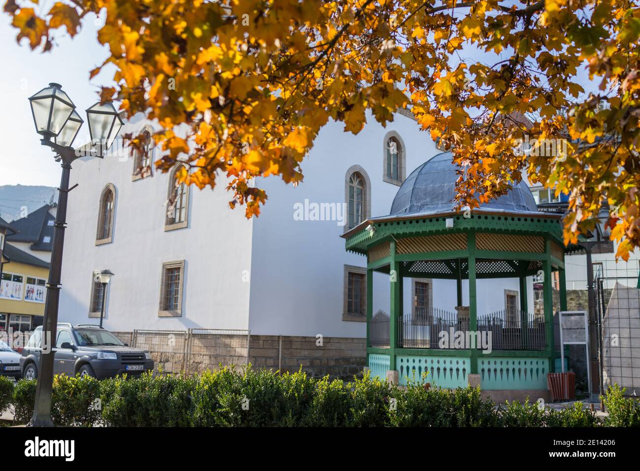 Mosque with fountain in front Sadrvan Stock Photo - Alamy