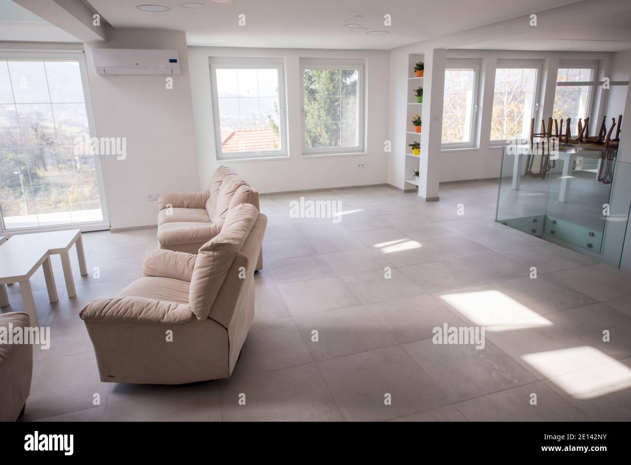 House inside floor hi-res stock photography and images - Alamy