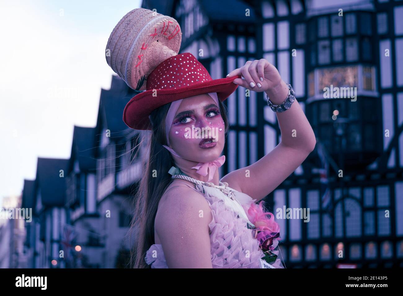 Female style in mayfair hi-res stock photography and images - Alamy