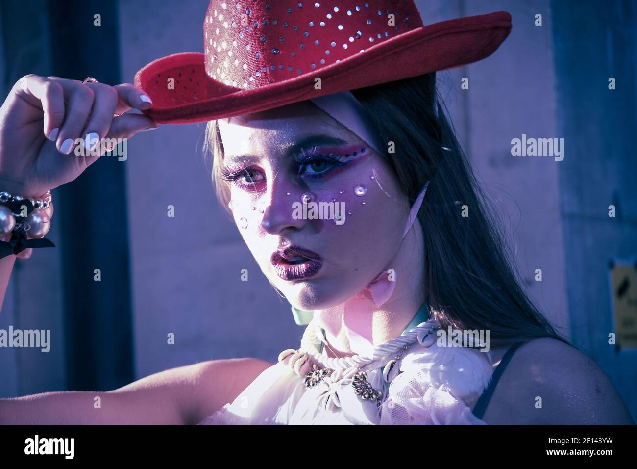 Female style in mayfair hi-res stock photography and images - Alamy