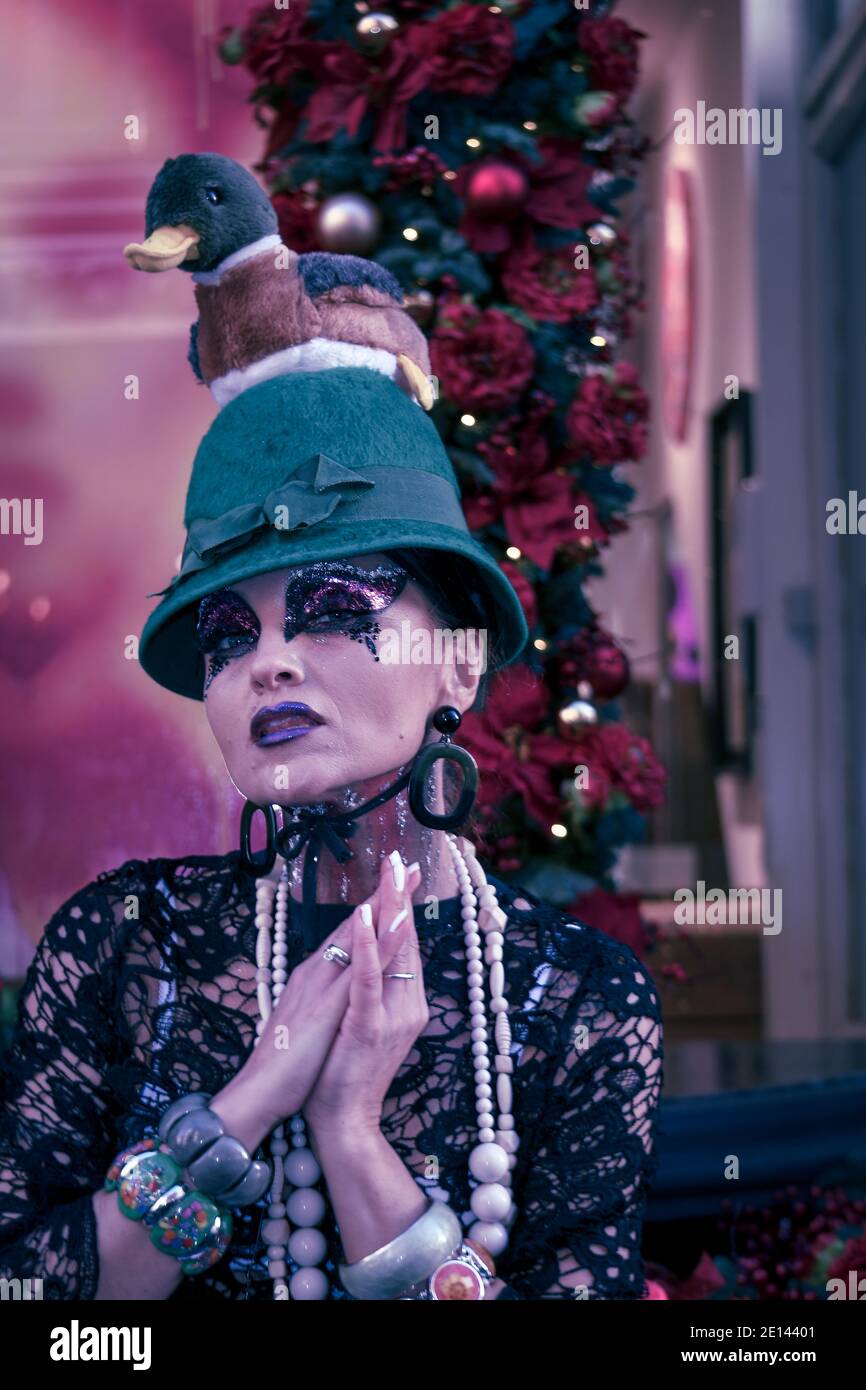 Female style in mayfair hi-res stock photography and images - Alamy