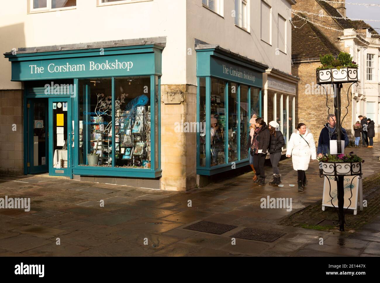 Bookshop book shop store business hi-res stock photography and images ...