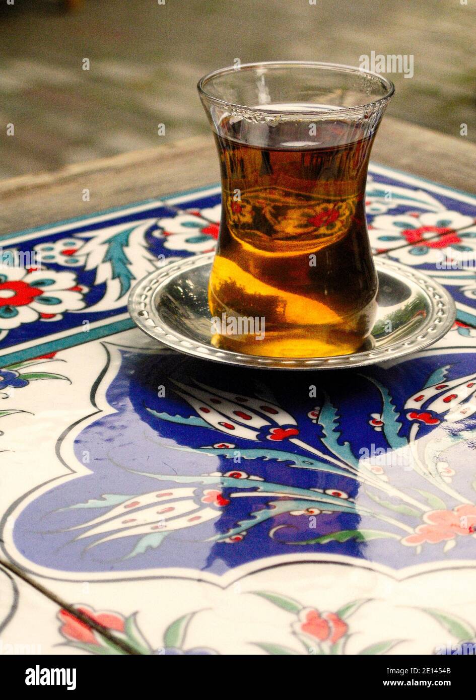 A glass of Turkish Tea, Sultanhamet district, Istanbul, Turkey Stock ...