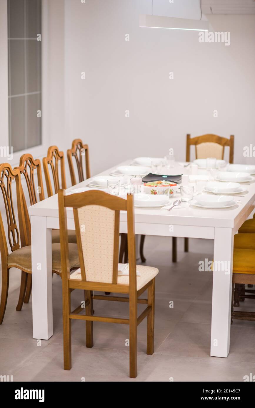 Table ready for lunch Stock Photo - Alamy