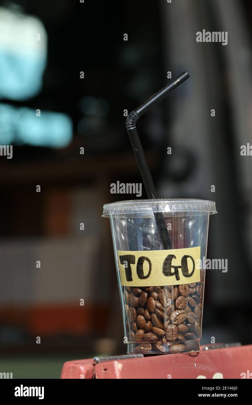Plastic coffee cup pollution beach hi-res stock photography and images ...