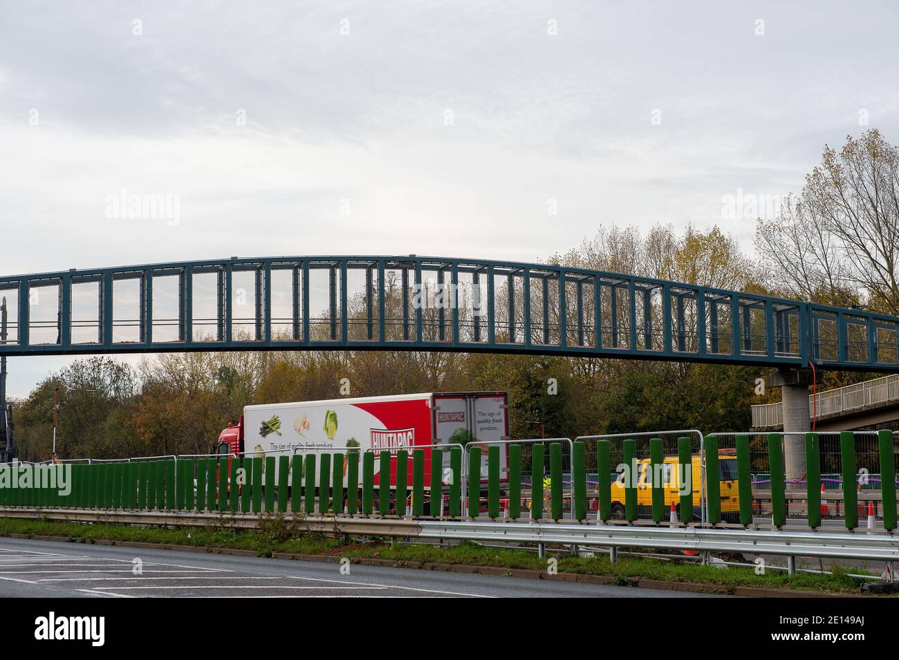Langley, Slough, Berkshire, UK. 9th November, 2020. The M4 Smart ...