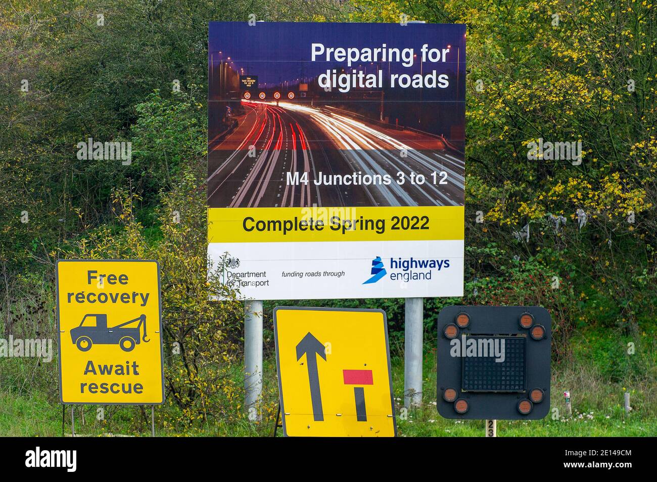 Langley, Slough, Berkshire, UK. 9th November, 2020. The M4 Smart ...