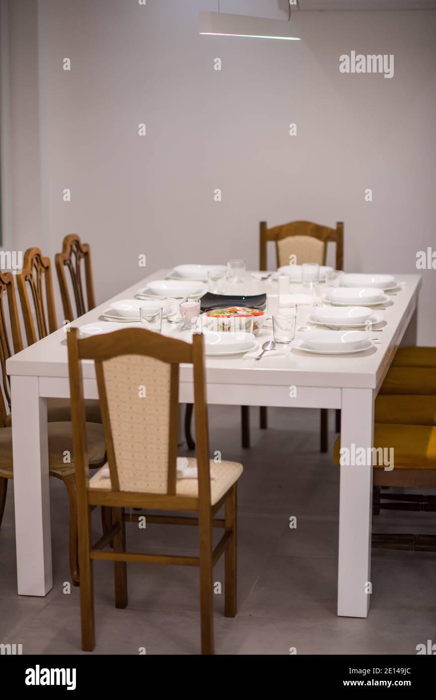 Table ready for lunch Stock Photo - Alamy