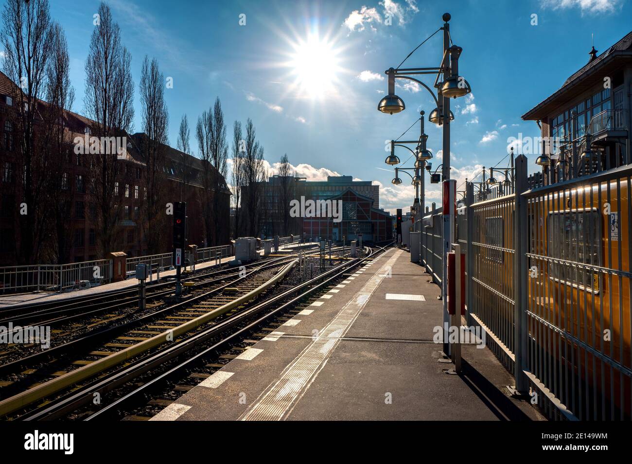 Train station warschauer strasse hi-res stock photography and images ...