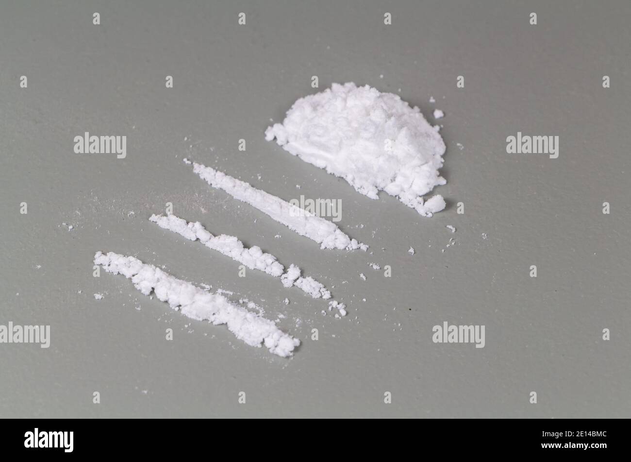 Cocaine on a table hi-res stock photography and images - Alamy