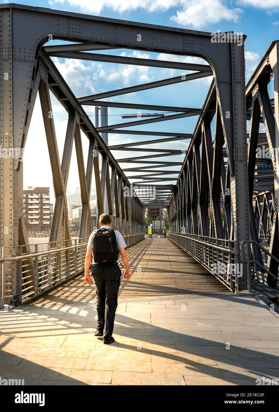 Magdeburger bridge hi-res stock photography and images - Alamy