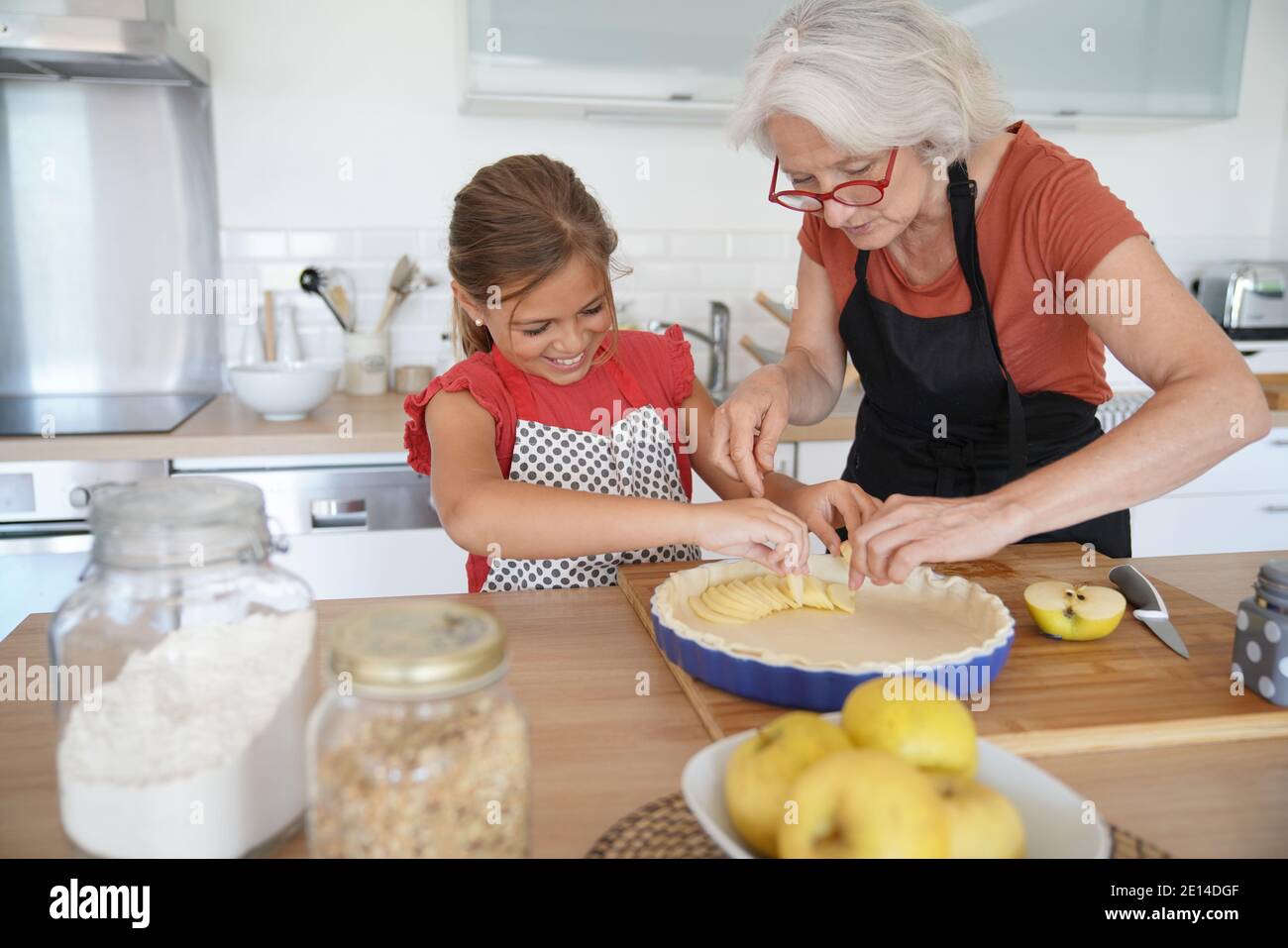 Girl baking grandmother home hi-res stock photography and images - Alamy