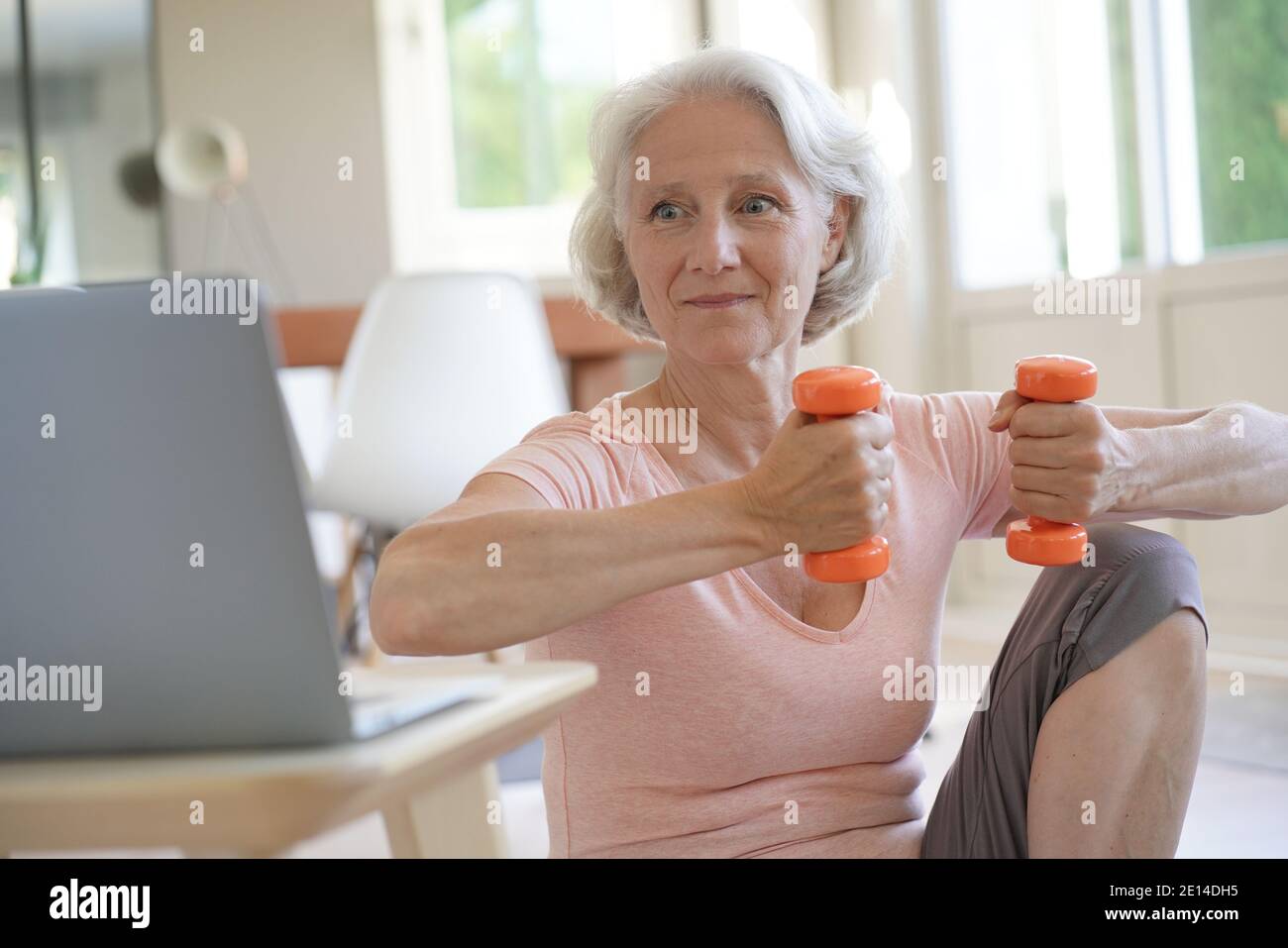 Cardio class senior hi-res stock photography and images - Alamy