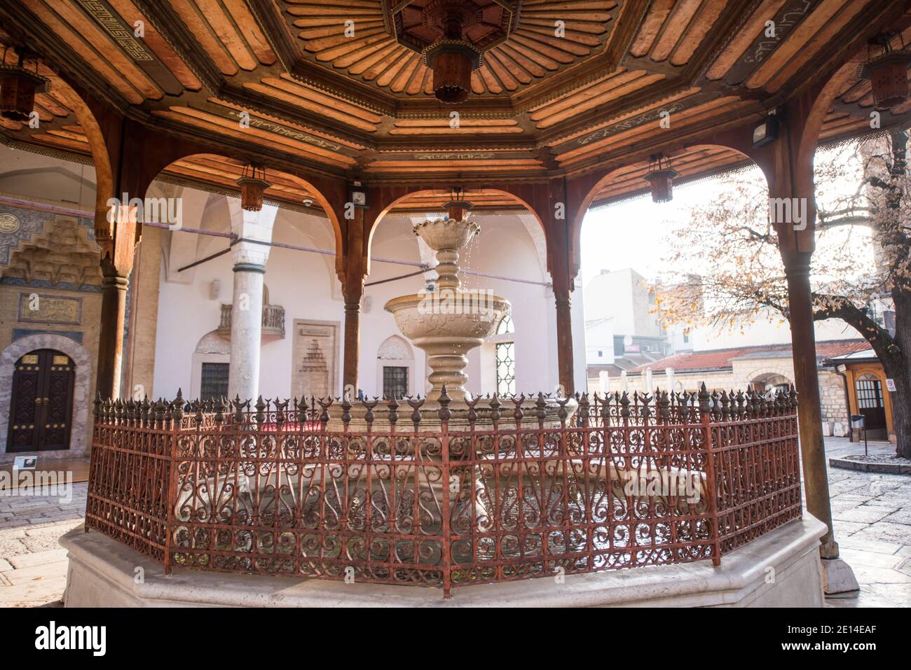Mosque with fountain in front Sadrvan Stock Photo - Alamy