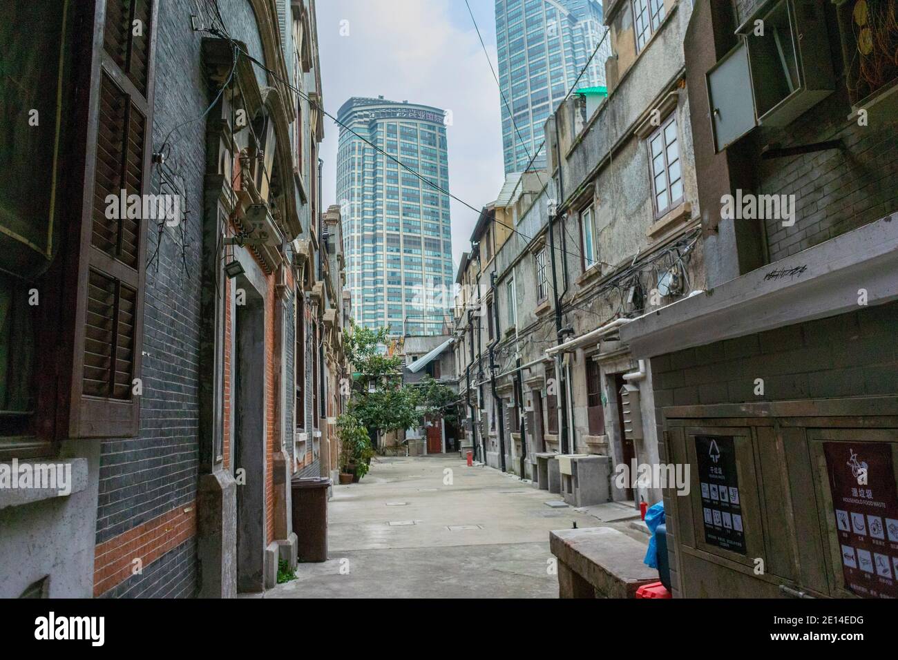 China empty cities hi-res stock photography and images - Alamy