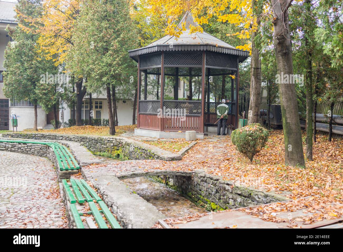 Mosque with fountain in front of Sadrvan Stock Photo - Alamy