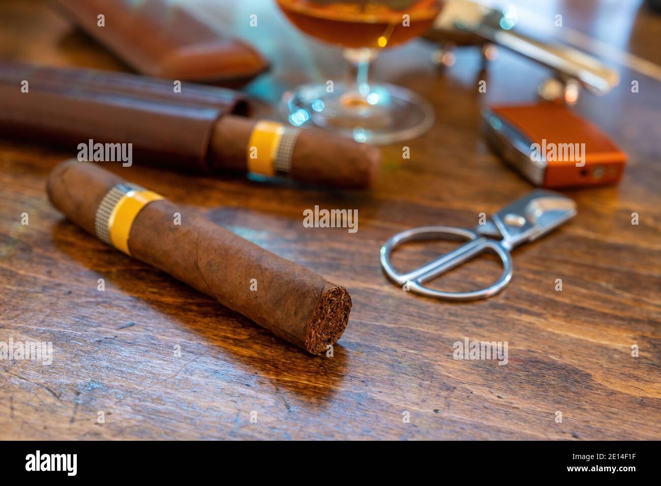 Cigar box on desk hi-res stock photography and images - Alamy