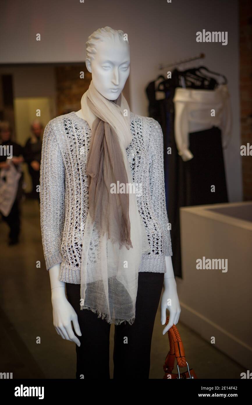 A fashion store mannequin in a shop Stock Photo - Alamy