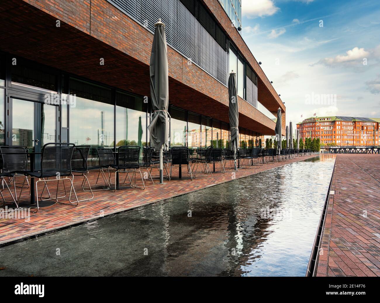 Small moat hi-res stock photography and images - Alamy