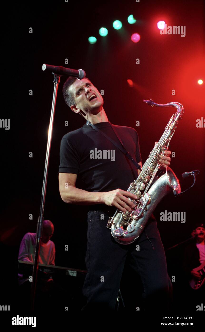 Curtis stigers singer hi-res stock photography and images - Alamy