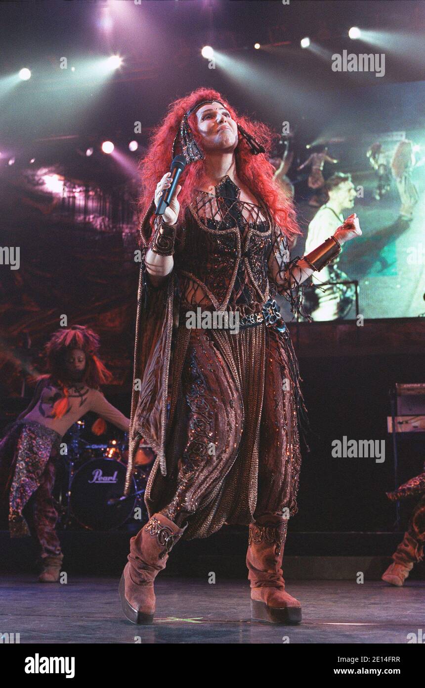 Wembley cher concert hi-res stock photography and images - Alamy