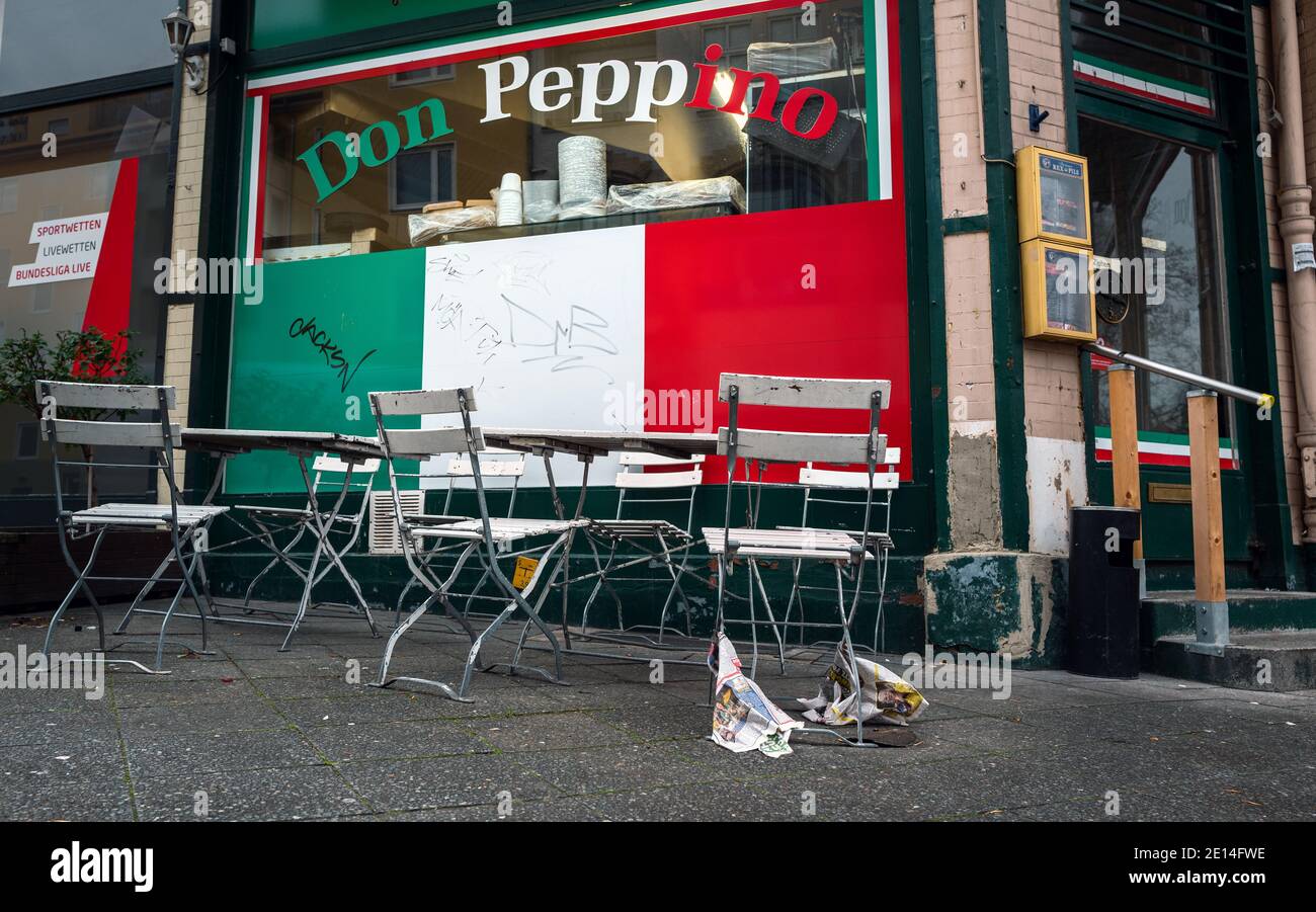 Pizza Restaurant Window Display High Resolution Stock Photography and ...
