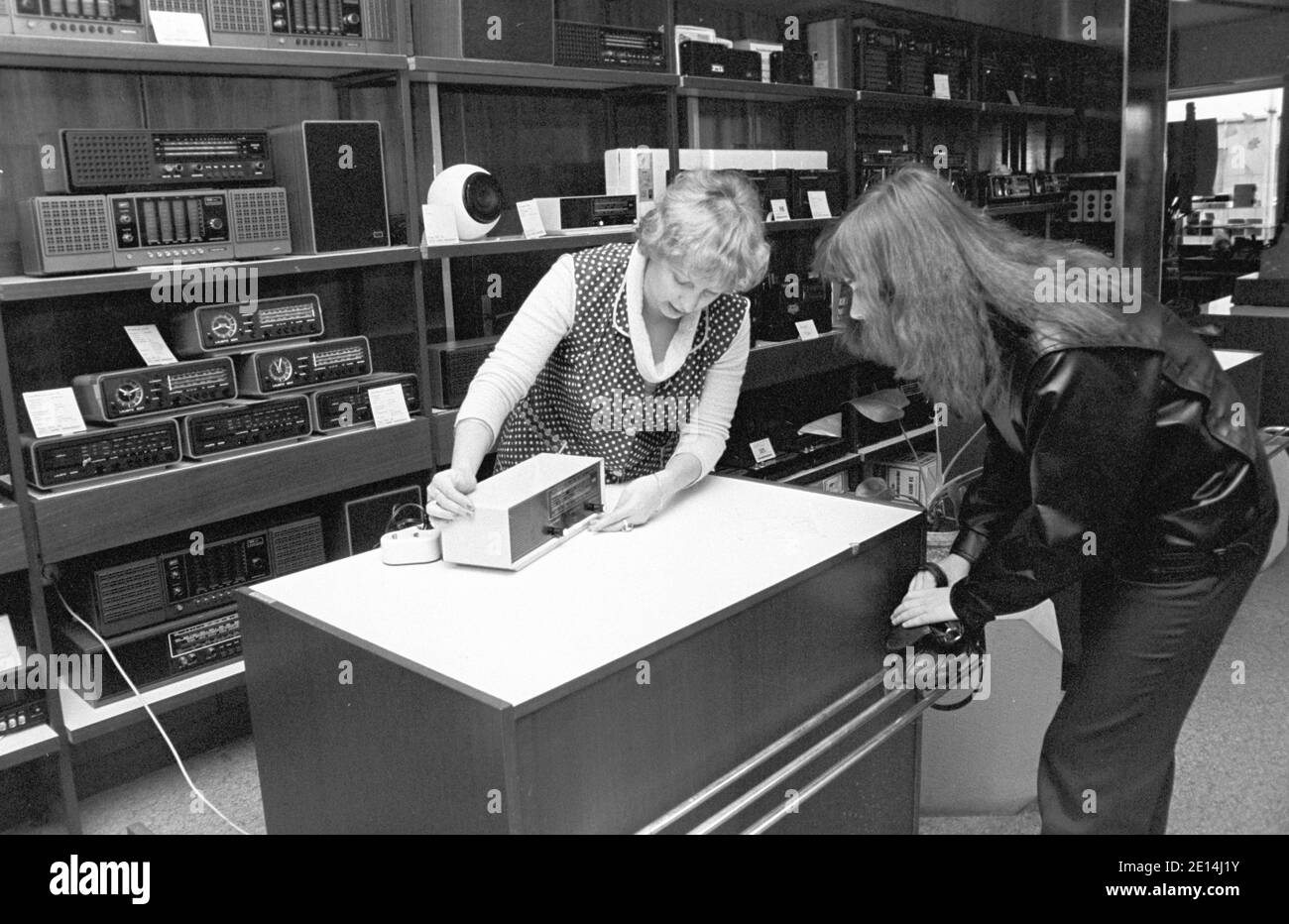 Record shop 1980s hi-res stock photography and images - Alamy