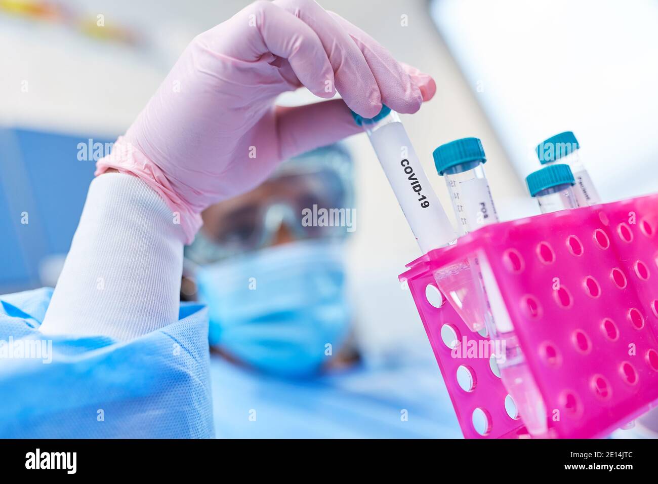 Virology laboratory hi-res stock photography and images - Alamy