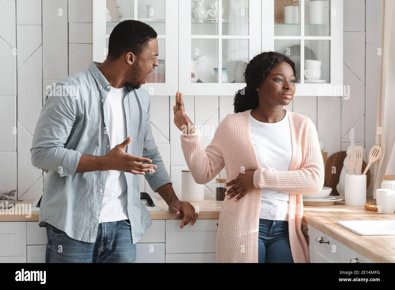 African american couple arguing hi-res stock photography and images - Alamy
