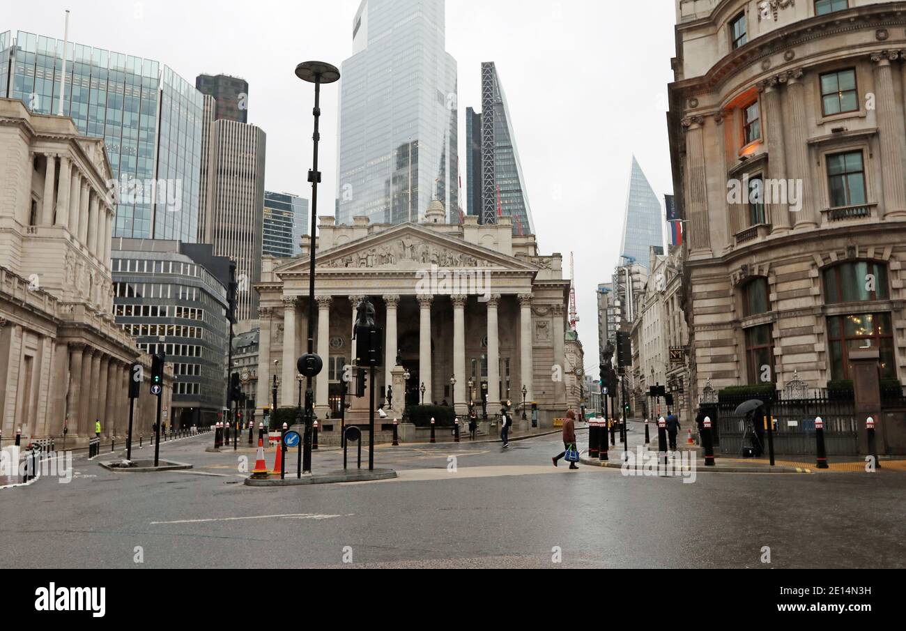 Bank junction pedestrians hi-res stock photography and images - Alamy