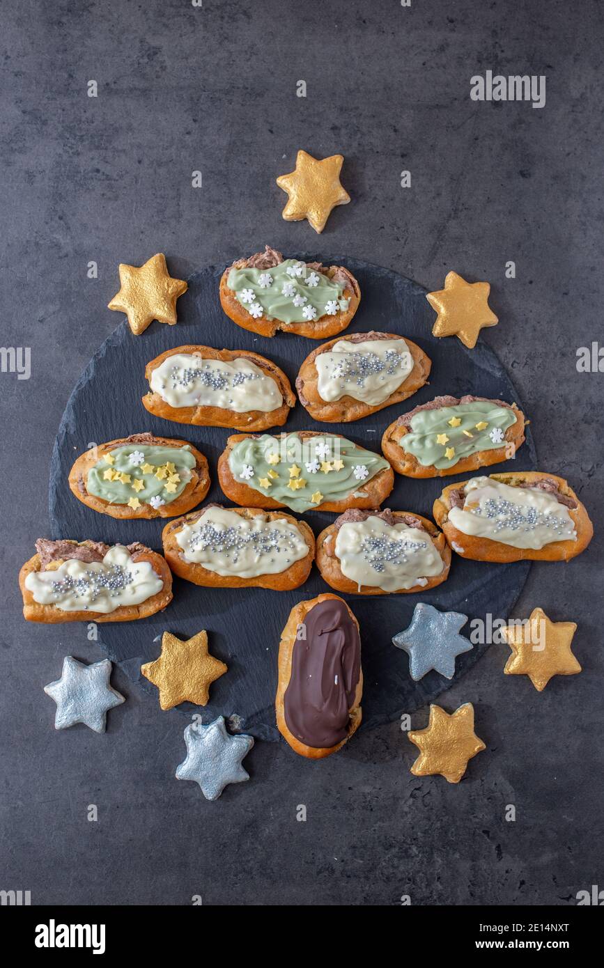 Christmas eclairs hi-res stock photography and images - Alamy