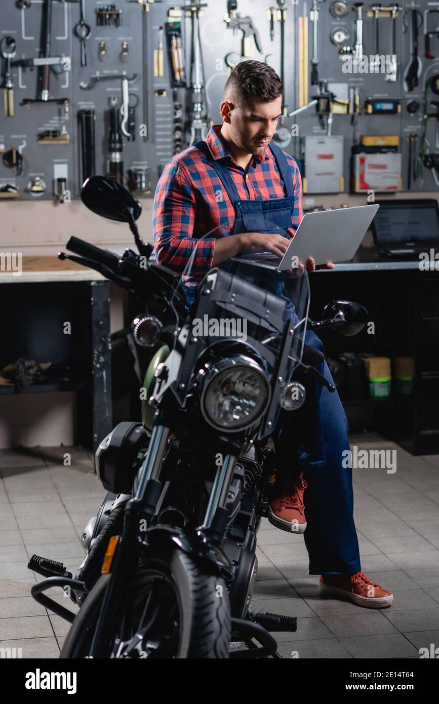 Hold on motorcycle hi-res stock photography and images - Alamy