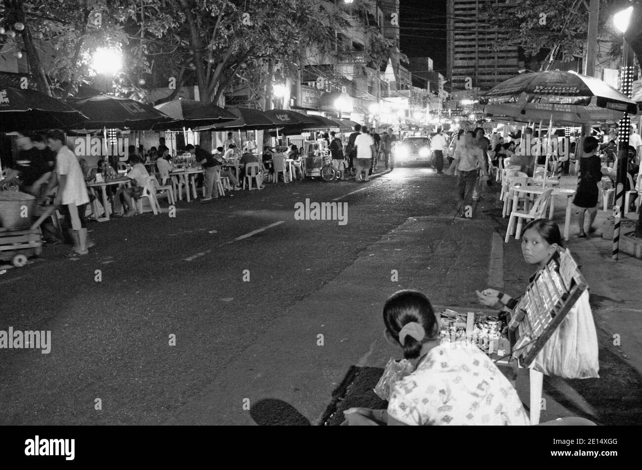 Manila street nighttime hi-res stock photography and images - Alamy