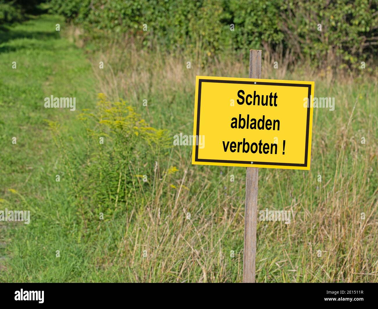 Dumping of rubble prohibited hi-res stock photography and images - Alamy