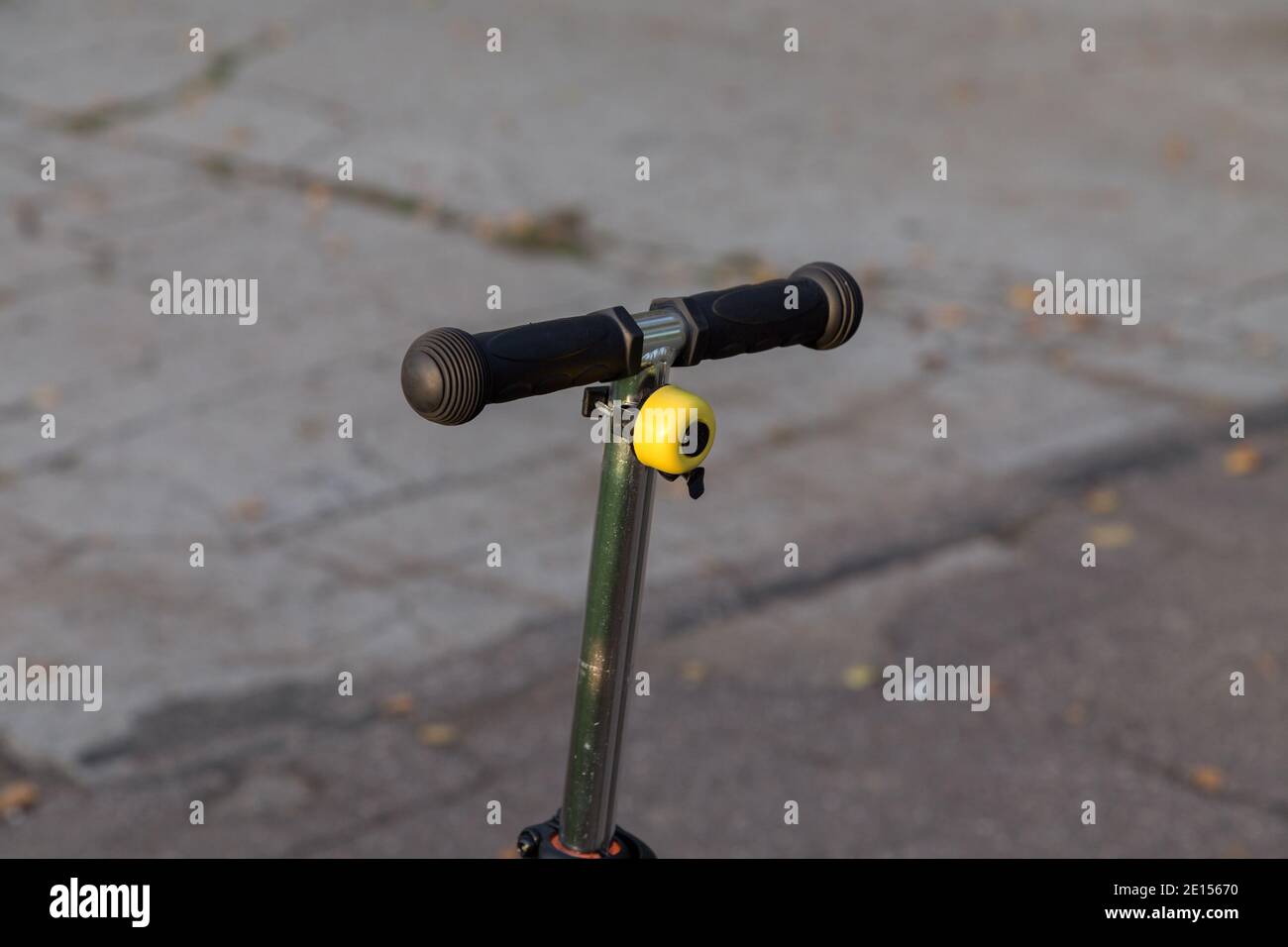 Chrome handlebars on bike hi-res stock photography and images - Alamy