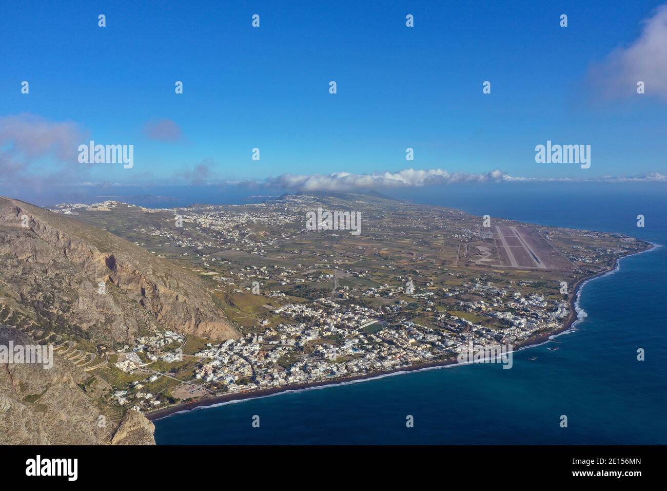 Aerial view of Kamari beach on Santorini island Stock Photo - Alamy