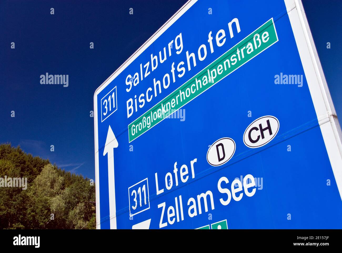 Autobahn sign hi-res stock photography and images - Alamy