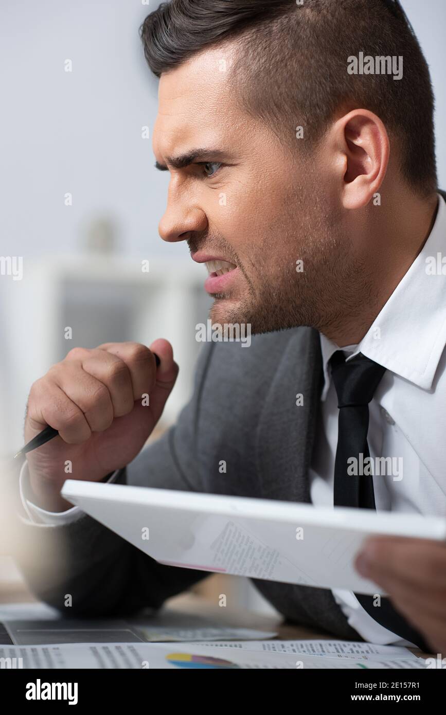 Trader stock market worried hi-res stock photography and images - Alamy