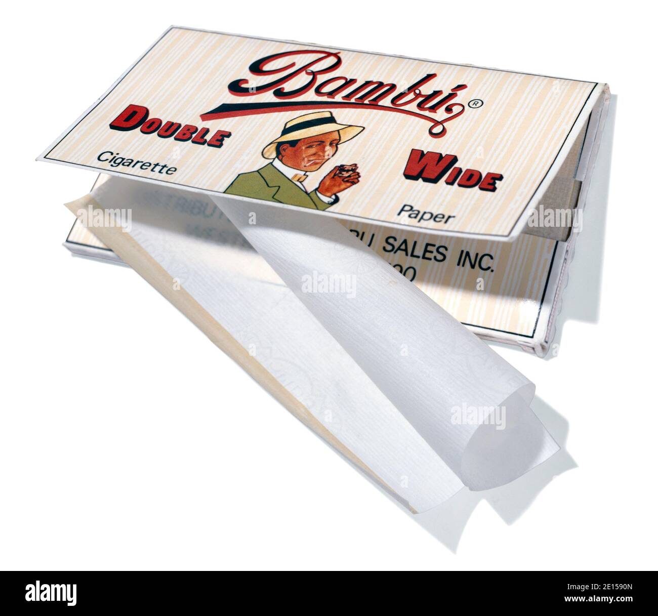 Bambú Double Wide cigarette paper photographed on a white background ...