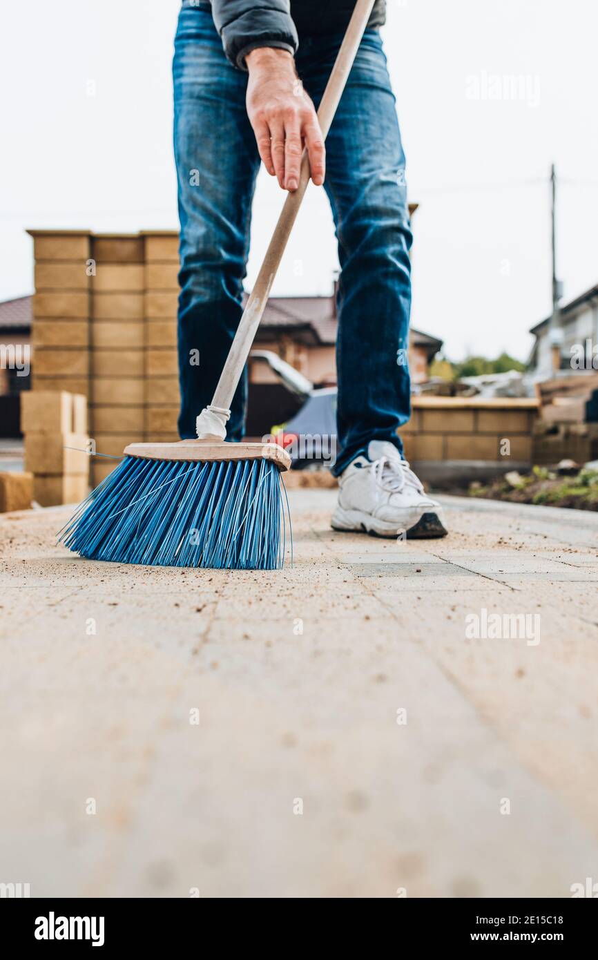 Man placing parking hi-res stock photography and images - Alamy