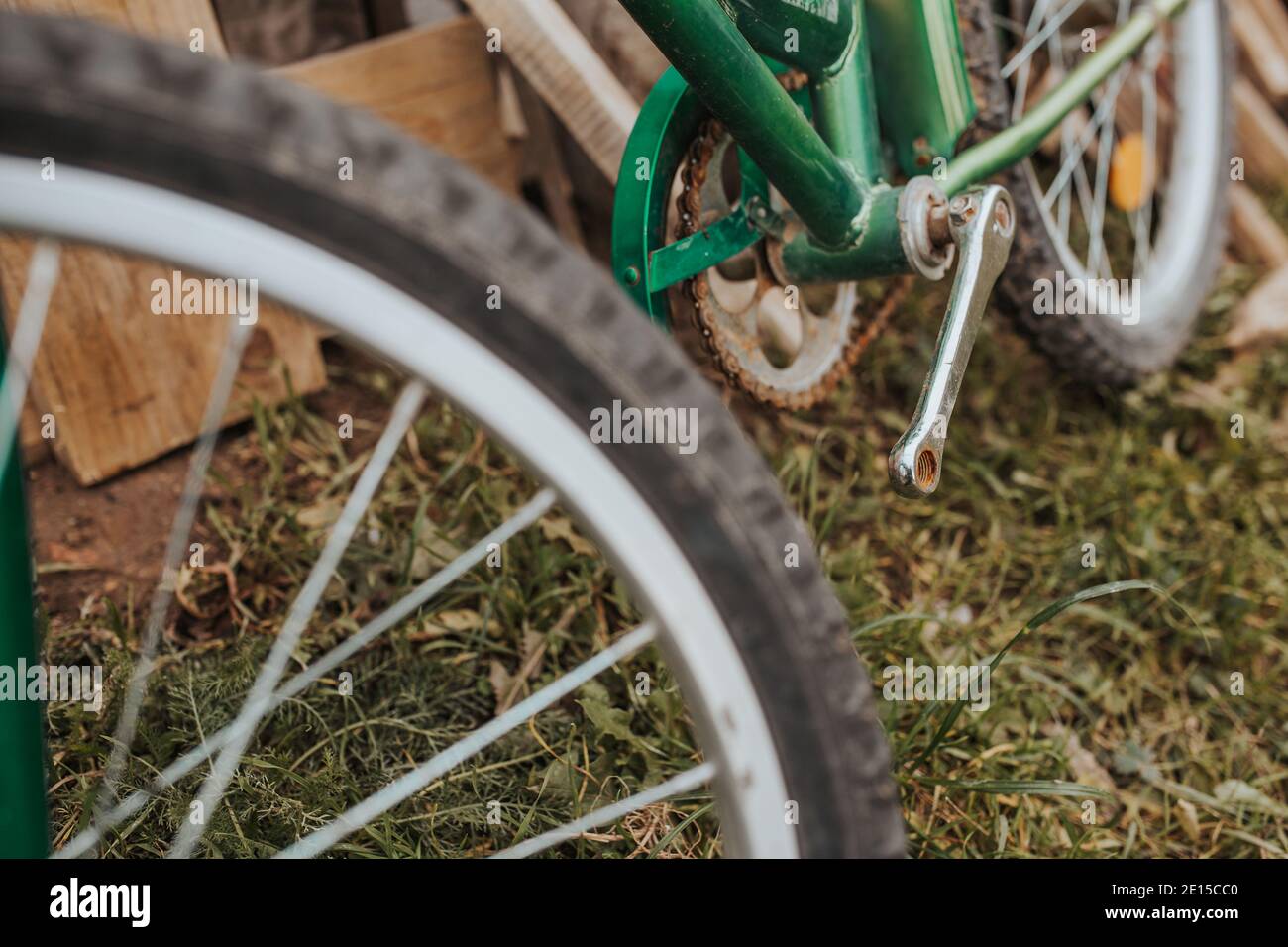 Broken bike chain hi-res stock photography and images - Alamy