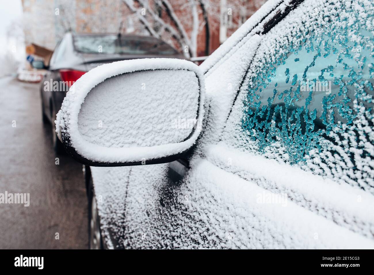 Electric car in cold climate hi-res stock photography and images - Alamy