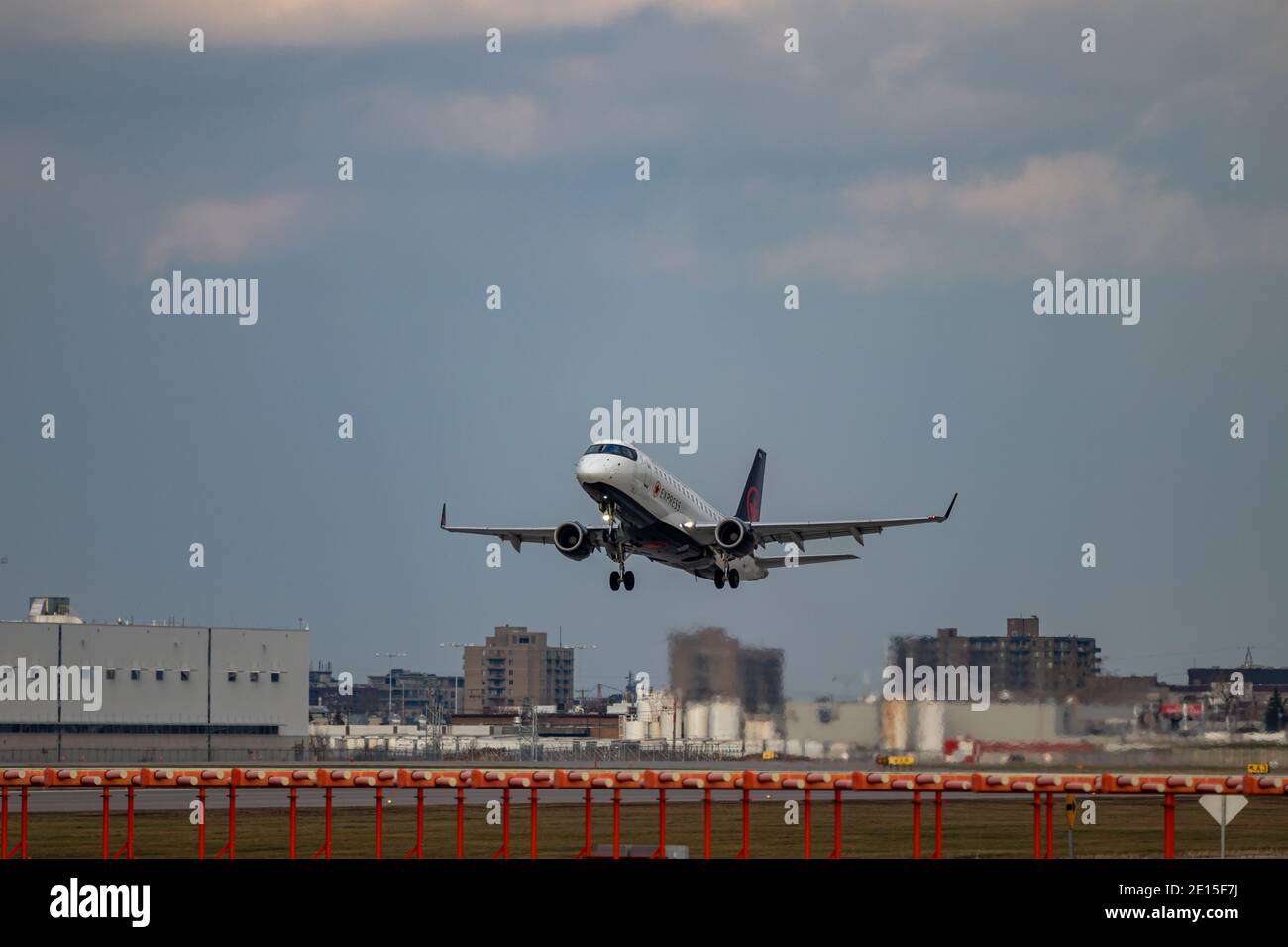 Embraer e jet hi-res stock photography and images - Alamy
