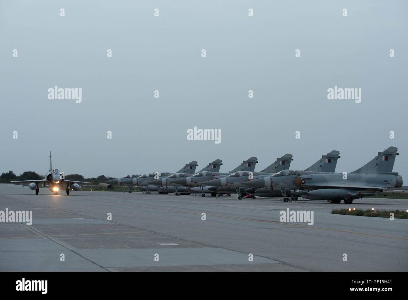 A Mirage 2000 jets fighters (french and qatari) leave the air base La ...