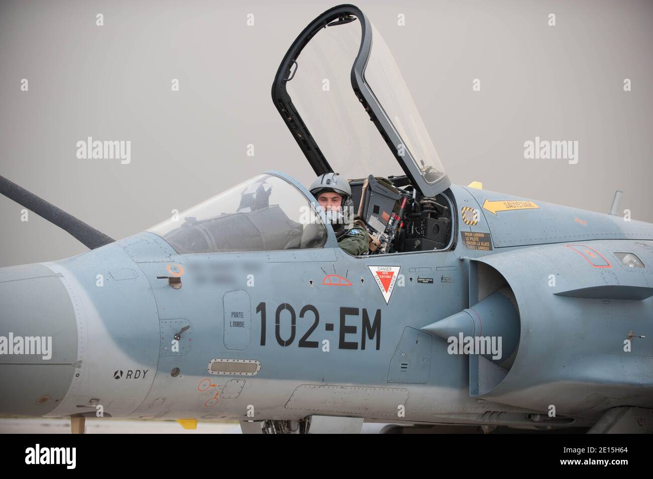 A pilot pictured on Mirage 2000 jets fighters (french and qatari) in ...