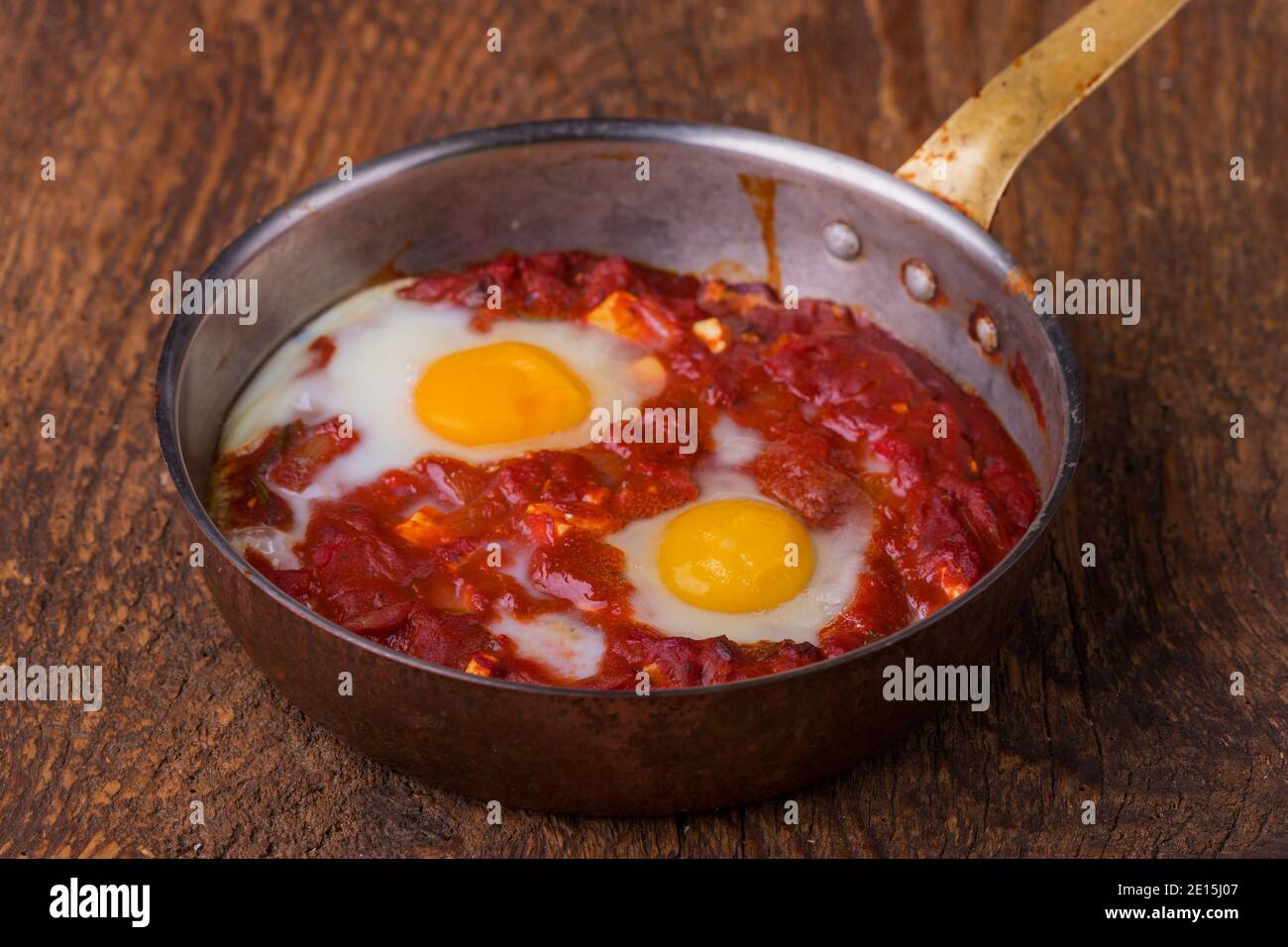 Copper frying pan red hi-res stock photography and images - Alamy